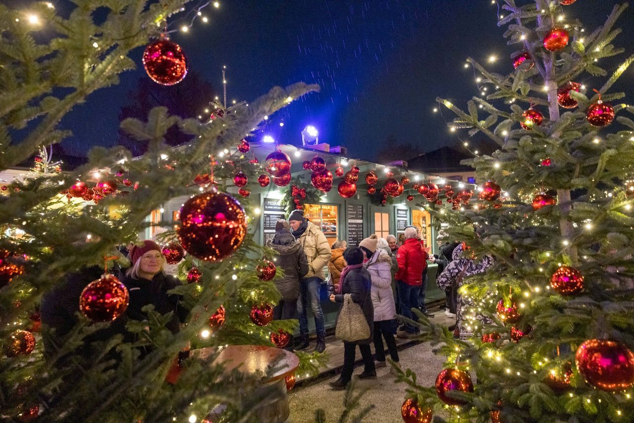 Hellbrunner Adventzauber 2025 - Zauberhafte Weihnachtsstimmung im Schlosspark von Hellbrunn ...