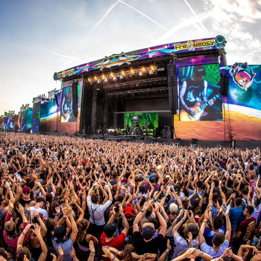 FM4 Frequency 2019: Line-Up-Phase 2 - Musicnews 19.12.2018 · Volume.at ...